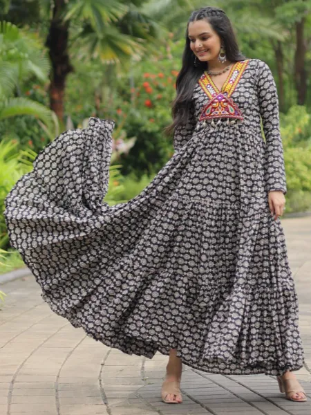 Black Kutchi Gamthi Work Navaratri Gown in Cotton With Print and Kodi ...
